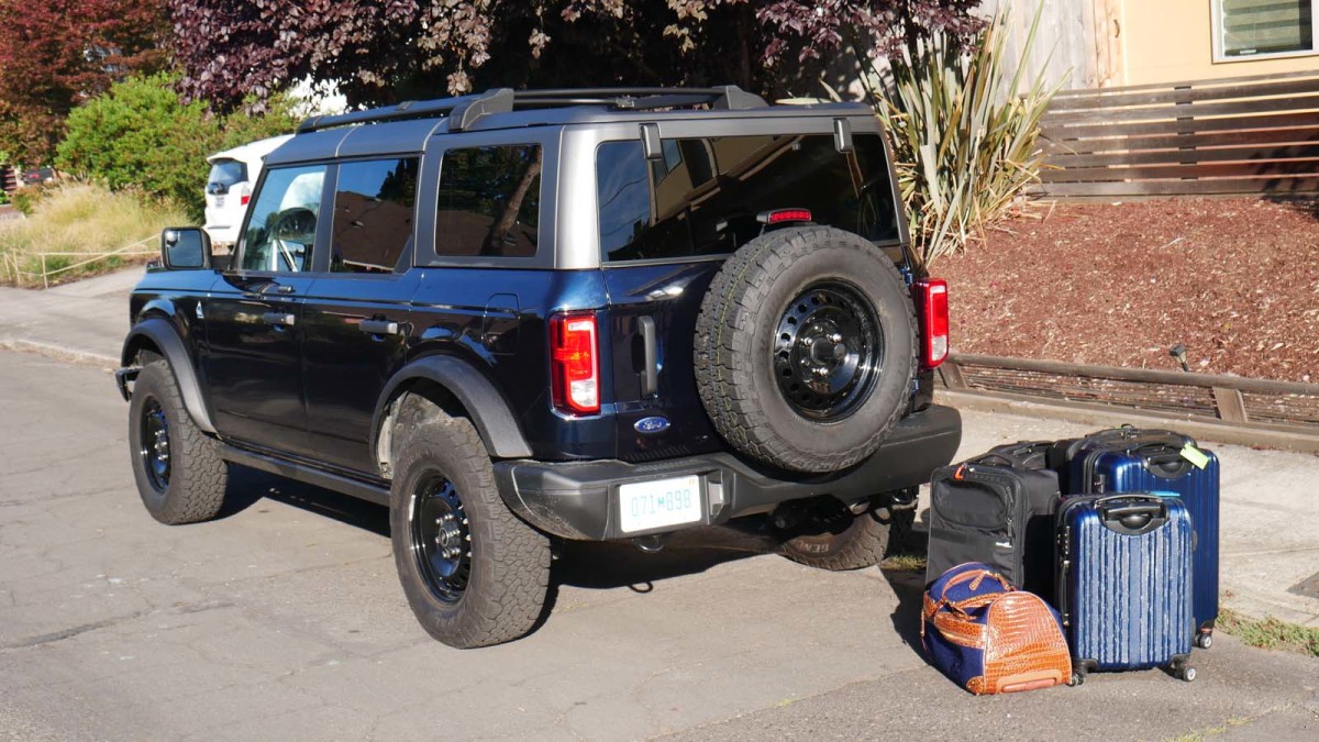 Ford Bronco 4 Door Vs Jeep Wrangler Luggage Test How Much Cargo Space