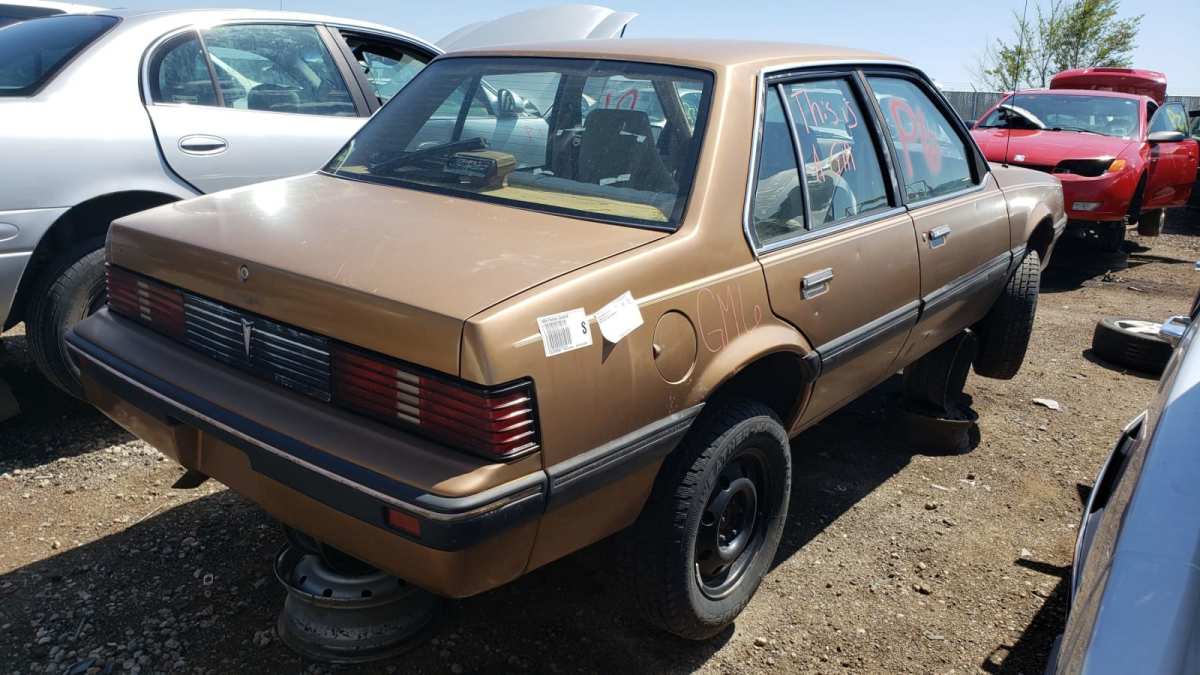 Junkyard Gem: 1986 Pontiac Sunbird Sedan - Autoblog
