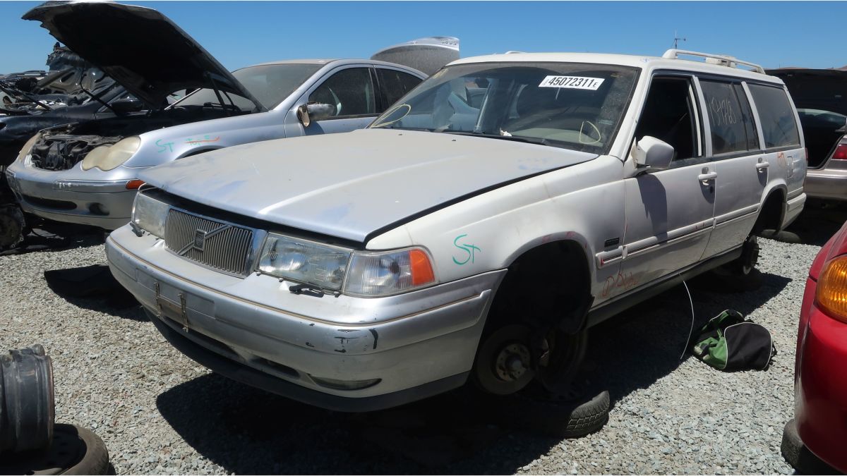Junkyard Gem: 1997 Volvo V90 - Autoblog