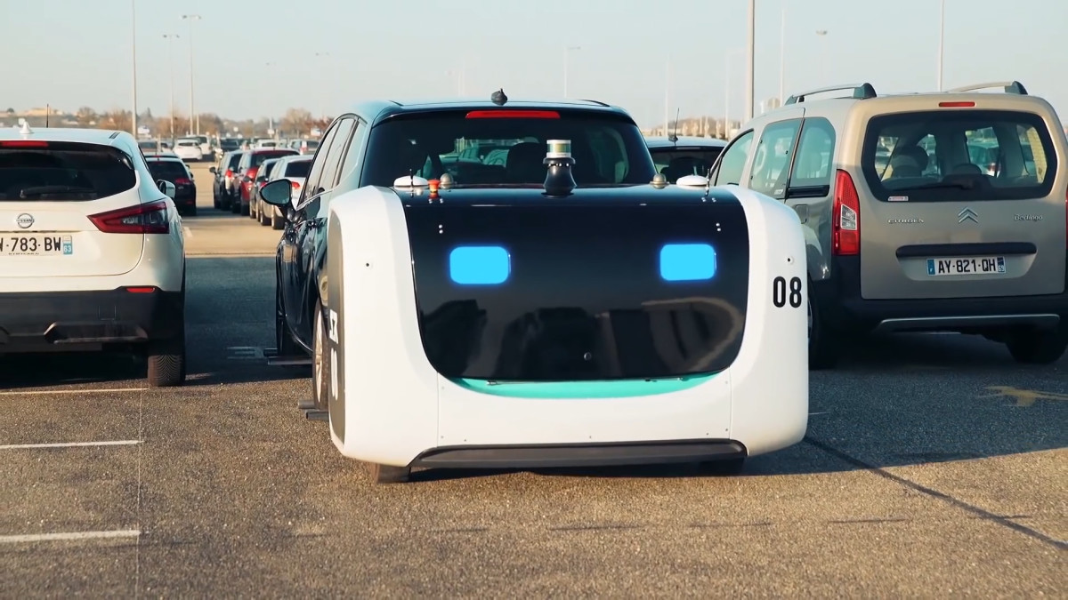 This autonomous robot will park your car for you - Autoblog
