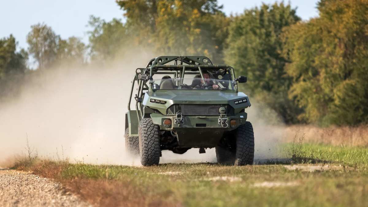 First GM Infantry Squad Vehicle delivered to the U.S. Army - Autoblog