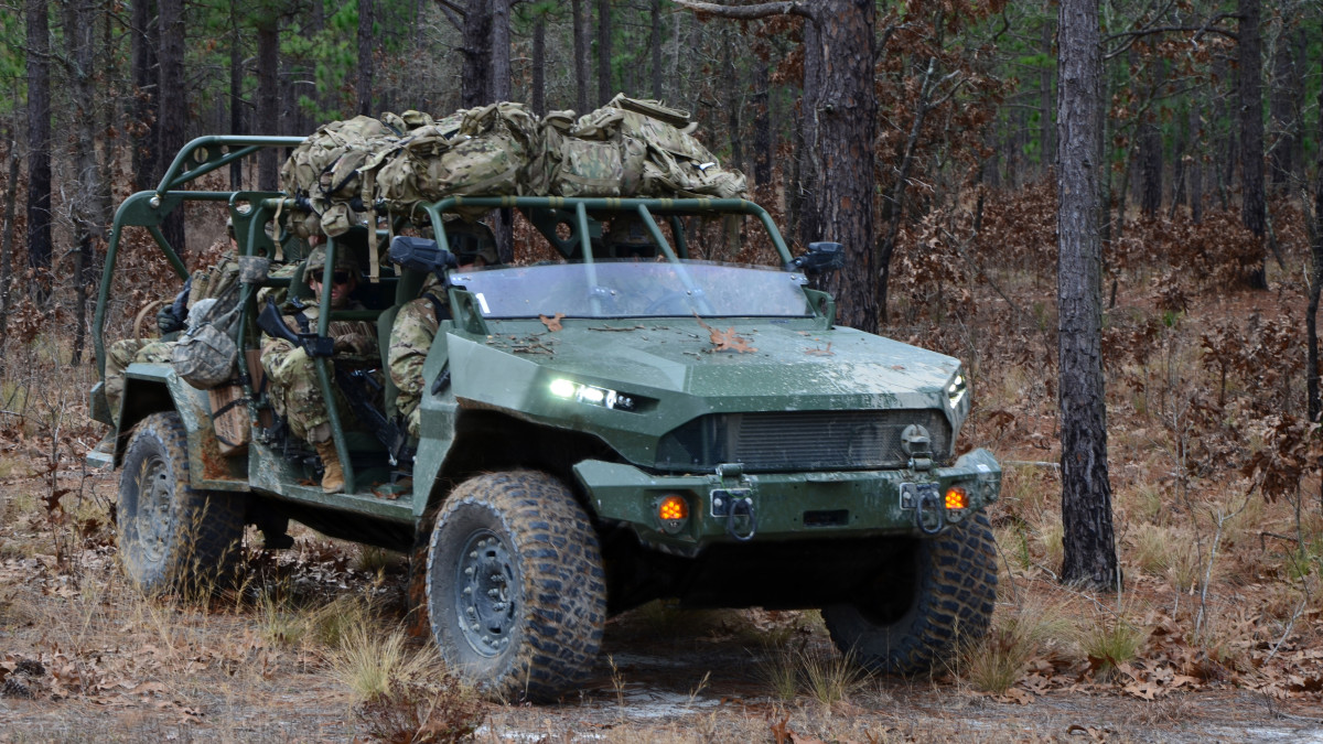 First GM Infantry Squad Vehicle delivered to the U.S. Army - Autoblog
