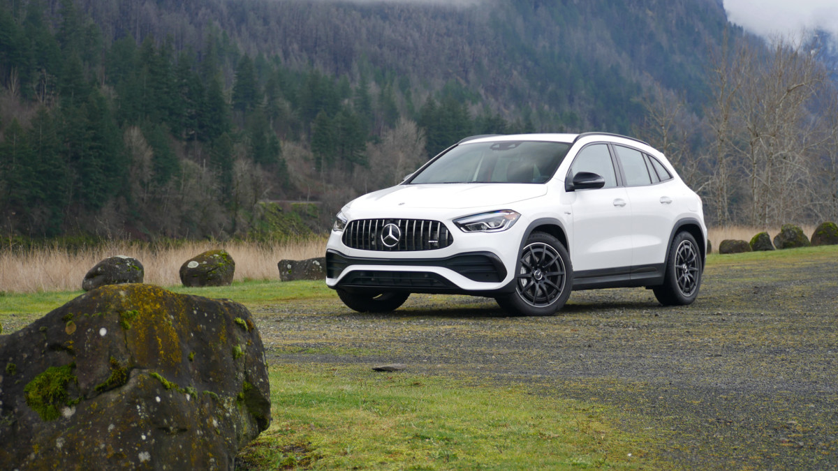 2021 Mercedes-AMG GLA 35 First Drive | The XL hot hatch - Autoblog
