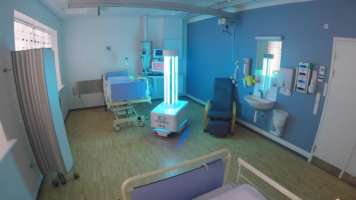 This robot can disinfect a room in minutes - Autoblog