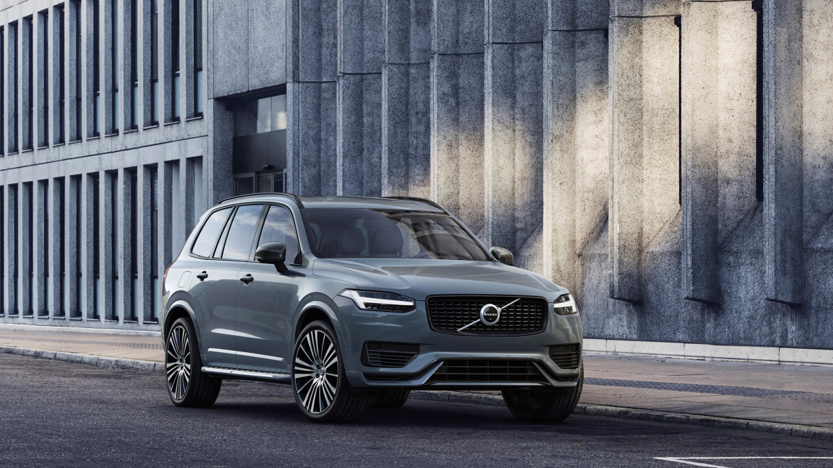 2021 Volvo full line updates consist of more features, lower PHEV ...