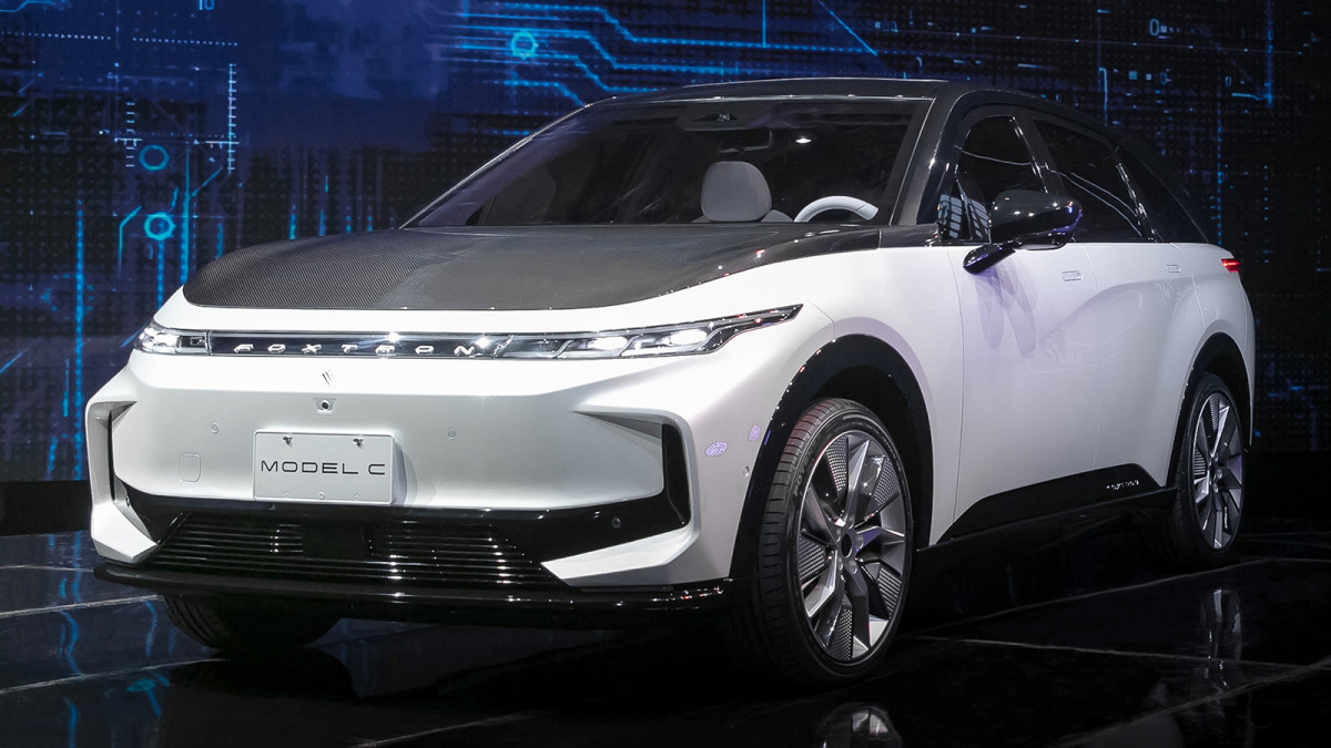 Foxconn reveals electric SUV, sedan, bus under the Foxtron name - Autoblog