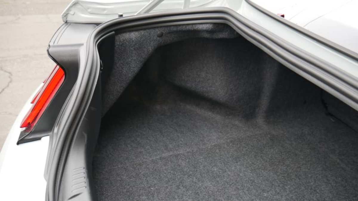 Ford Mustang (2015-2023) Luggage Test: How big is the trunk? - Autoblog