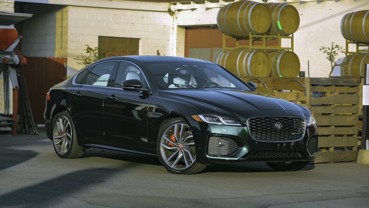 2021 Jaguar XF First Drive Review | The final saloon to wear a Leaper ...