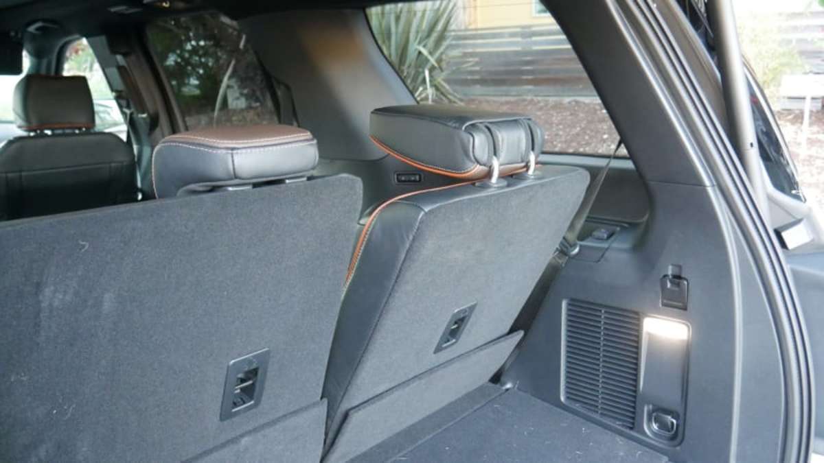 Ford Expedition Luggage Test | How much fits behind the third row ...