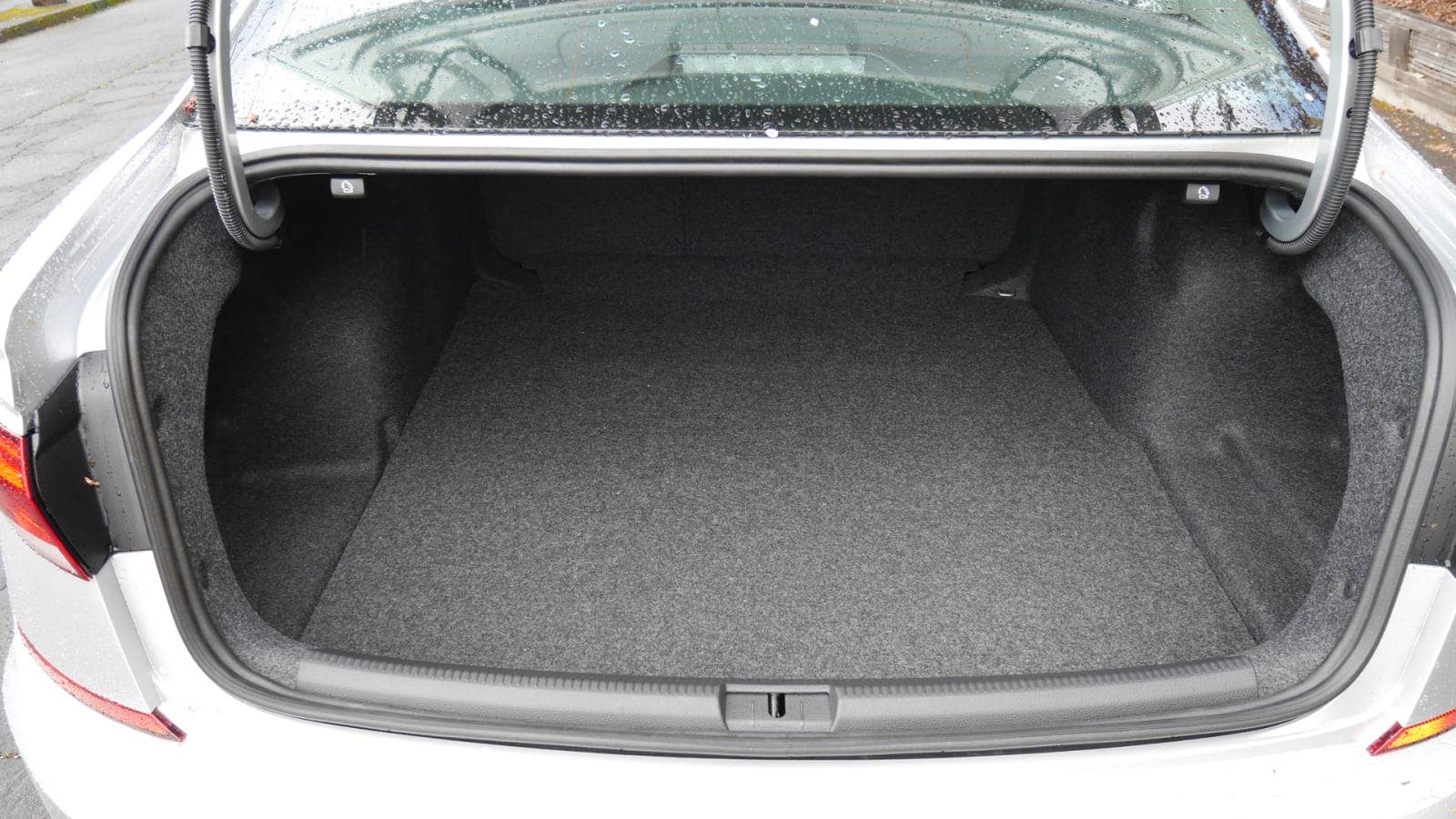 2020 VW Passat Luggage Test | Das boot - Autoblog