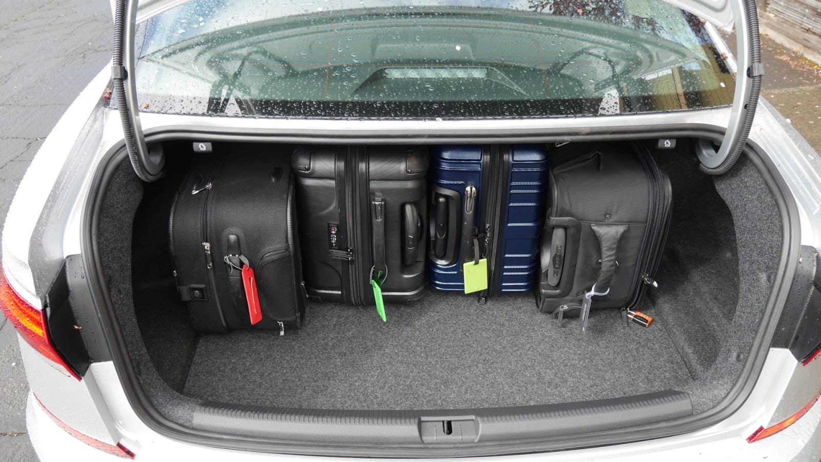 2020 VW Passat Luggage Test | Das boot - Autoblog