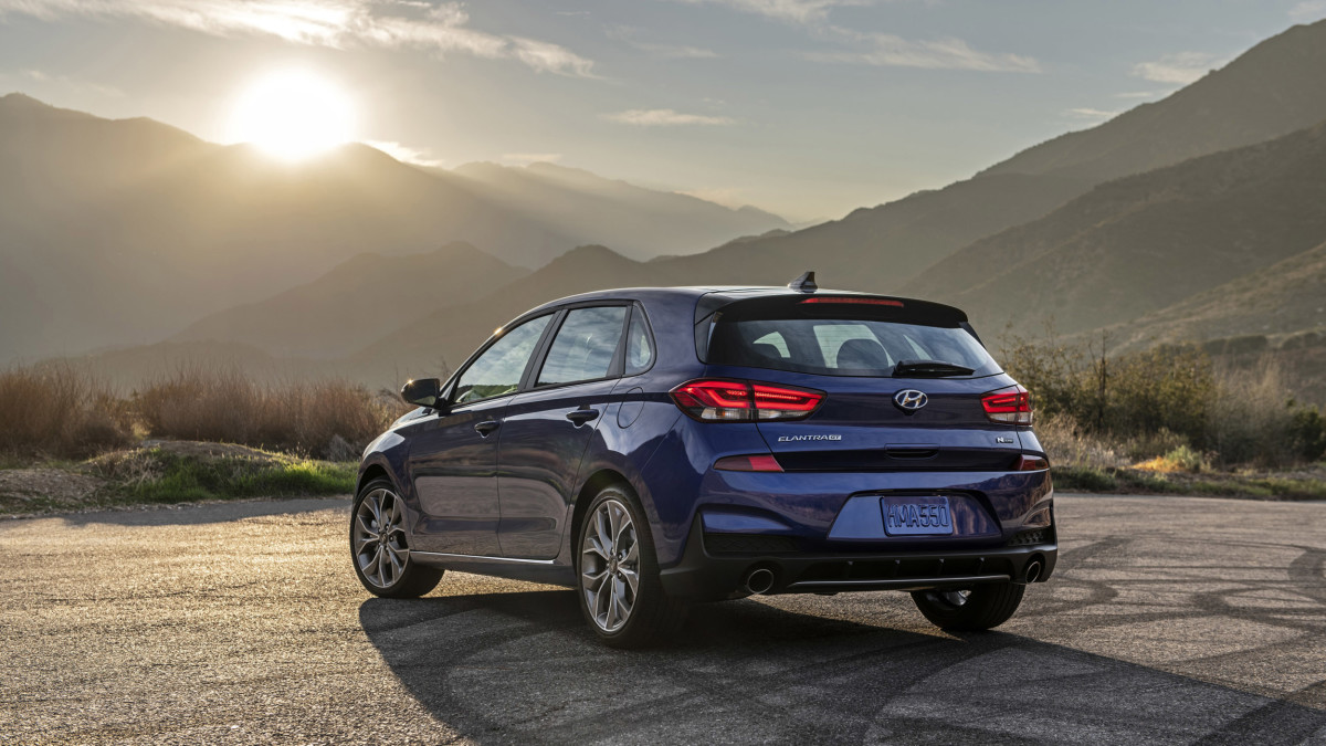 Hyundai Elantra GT hatchback is discontinued for 2021 - Autoblog