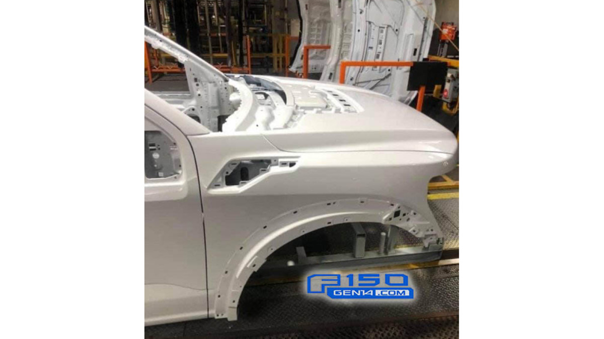 2022 Ford F-150 Raptor spy photos show front end parts in reality and ...