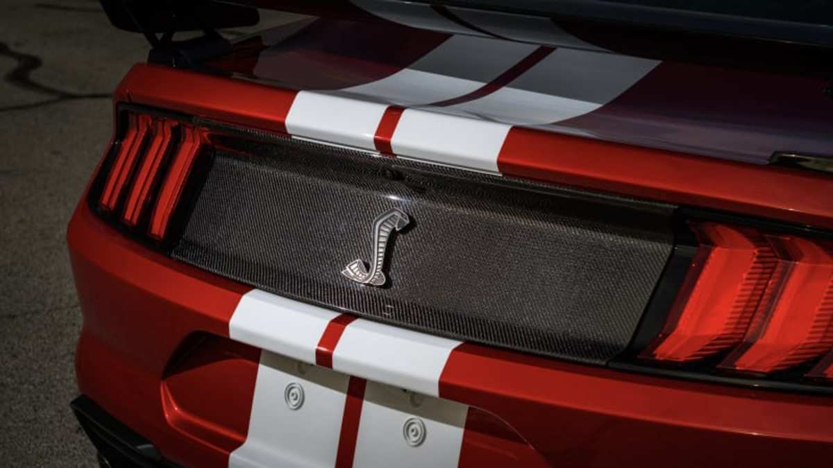 Ford Mustang Shelby GT500 adds carbon fiber accessories - Autoblog