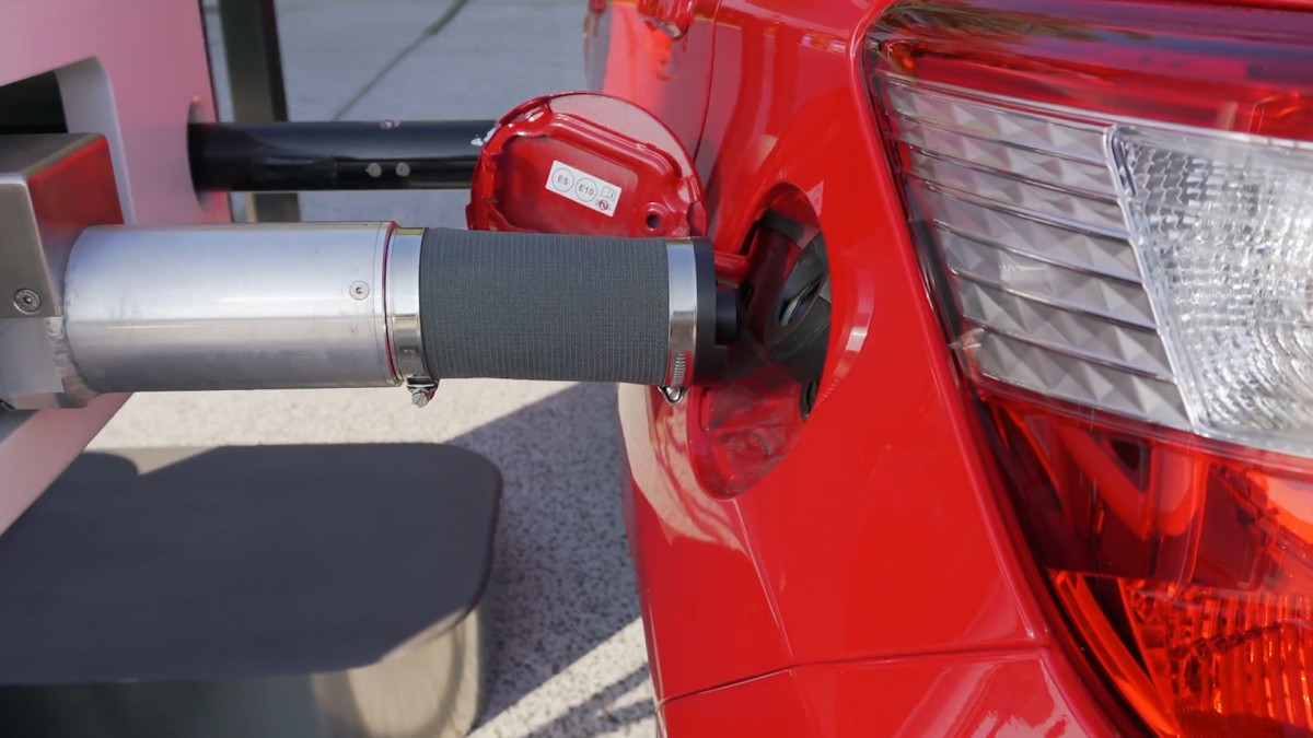 Fuelmatics lets you fuel up without leaving your car - Autoblog