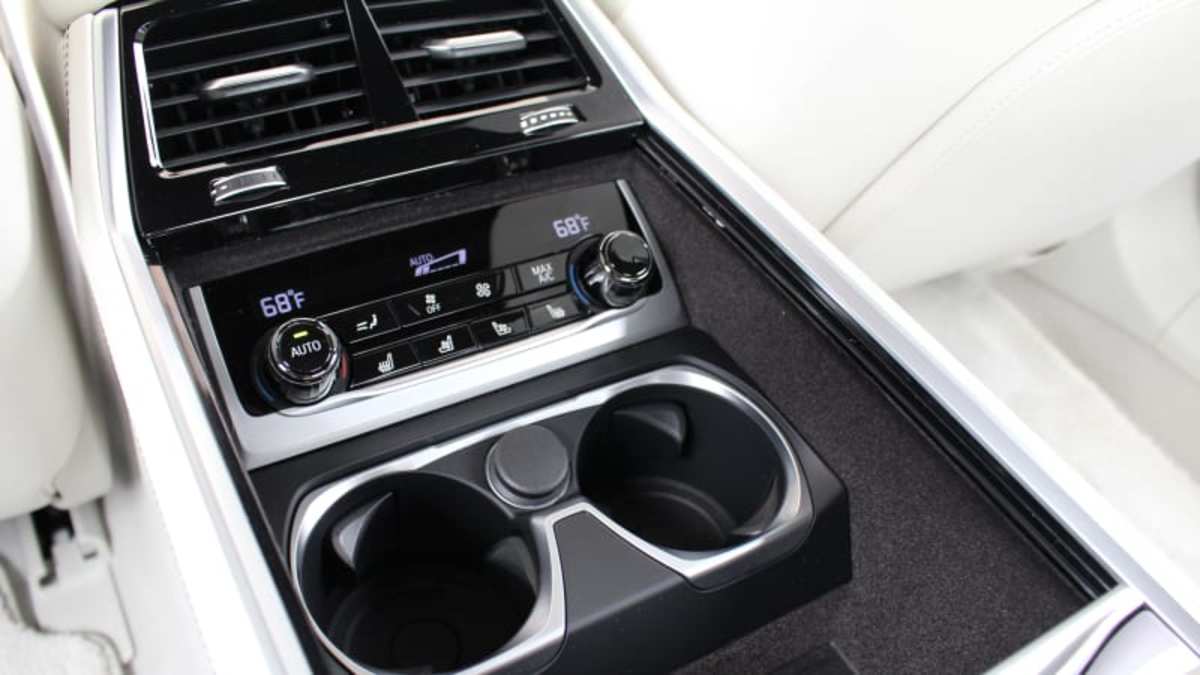 2020 BMW M760i Interior Driveway Test | It doesn't get much better ...