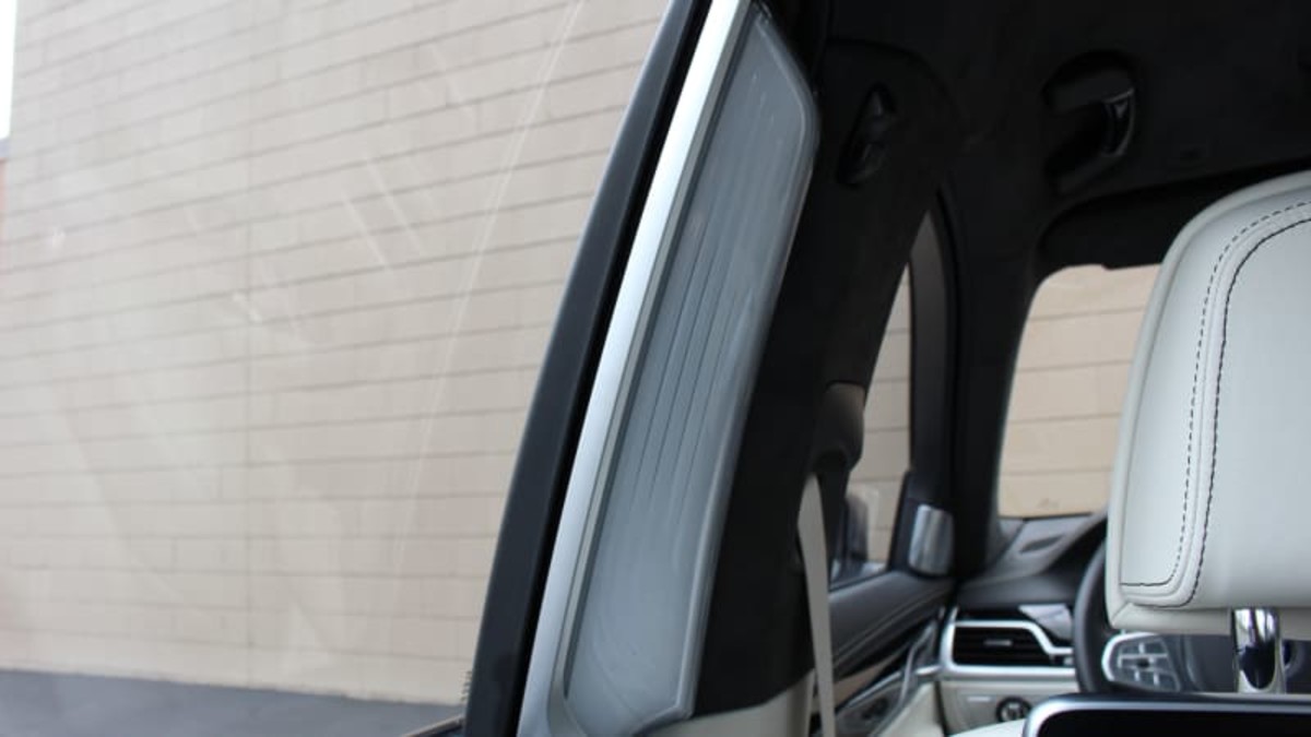 2020 BMW M760i Interior Driveway Test | It doesn't get much better ...