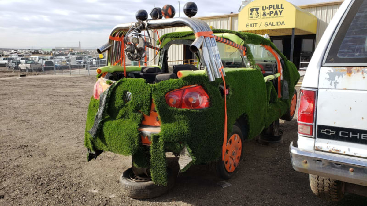 Junkyard Gem: 2008 Volkswagen R32 Astroturf Apocalypse Edition - Autoblog