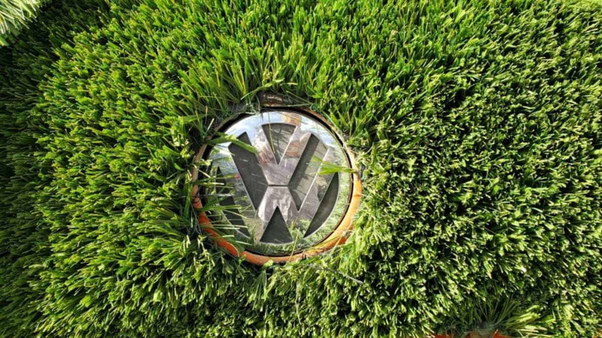 Junkyard Gem: 2008 Volkswagen R32 Astroturf Apocalypse Edition - Autoblog