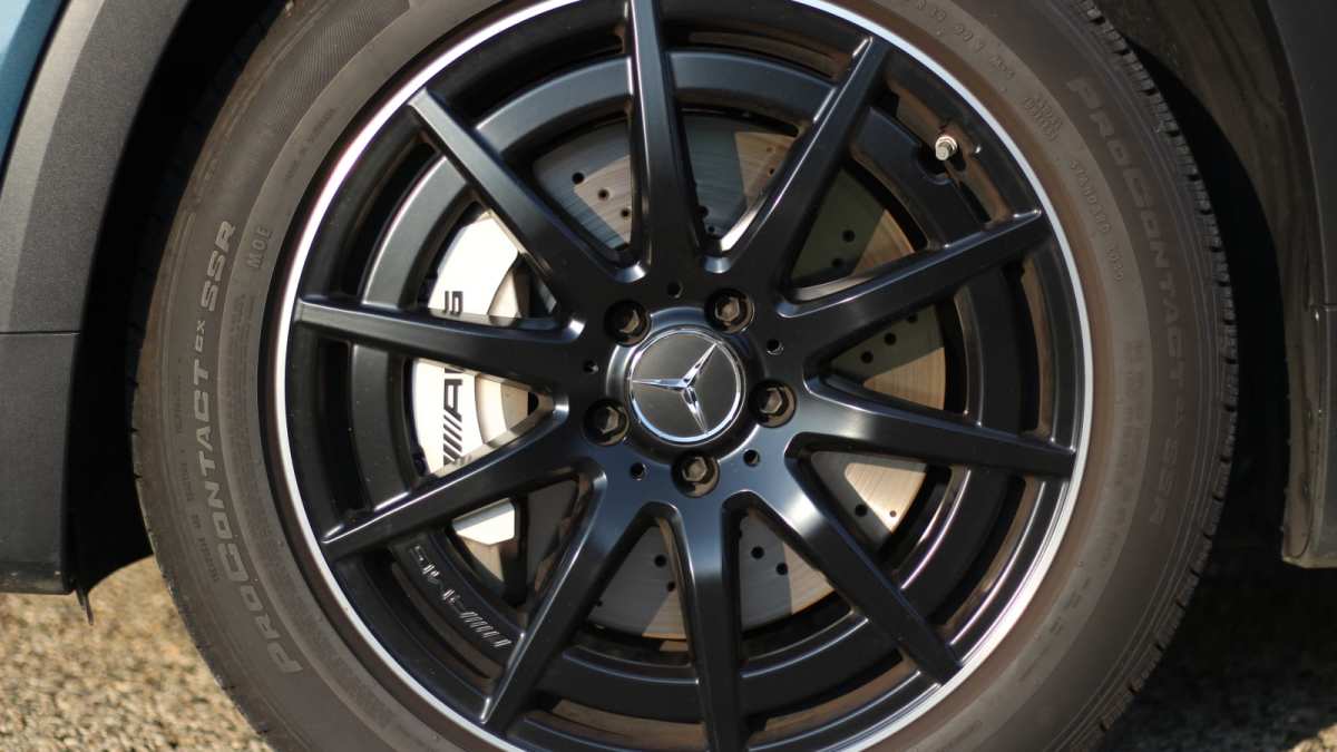 2021 Mercedes-AMG GLB 35 Road Test | Quick cute cube - Autoblog