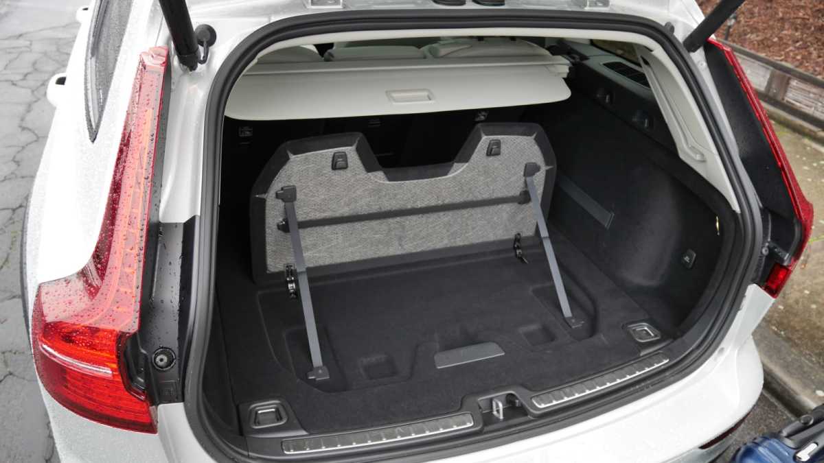 Volvo V60 Cross Country Luggage Test | How much cargo space? - Autoblog