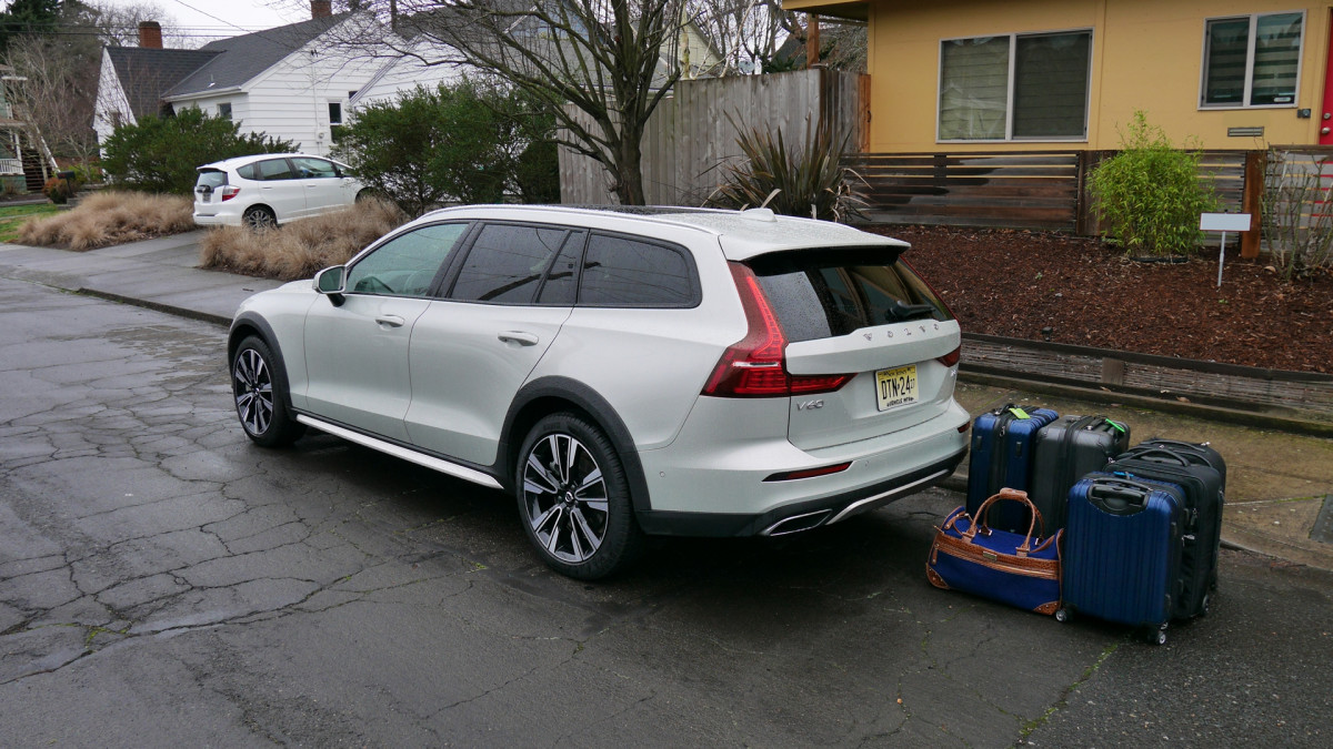 Volvo V60 Cross Country Luggage Test | How much cargo space? - Autoblog