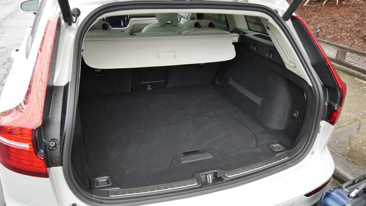 Volvo V60 Cross Country Luggage Test | How much cargo space? - Autoblog