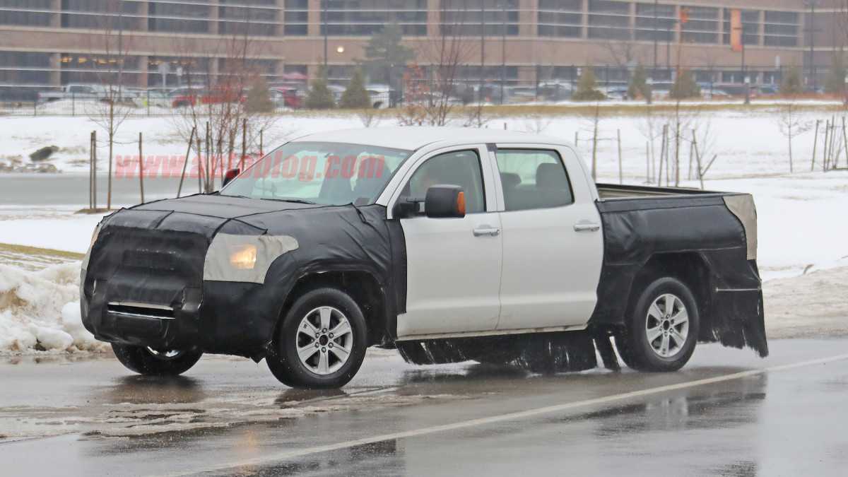 Toyota Tundra spy shots indicate rear suspension upgrades - Autoblog