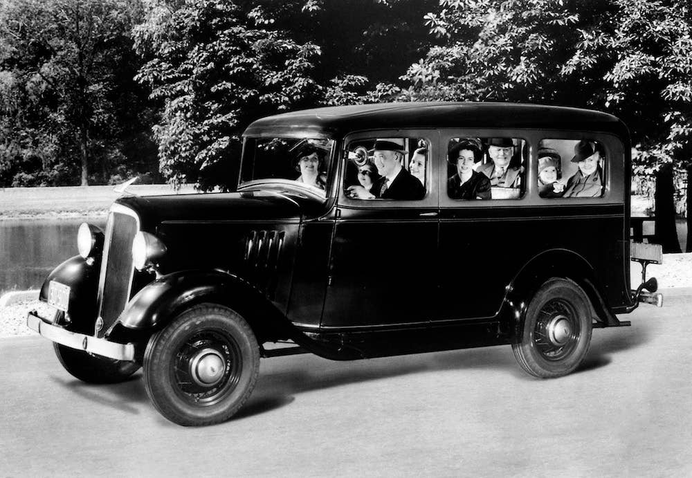 Chevrolet Suburban turns 85 years old in 2020 - Autoblog