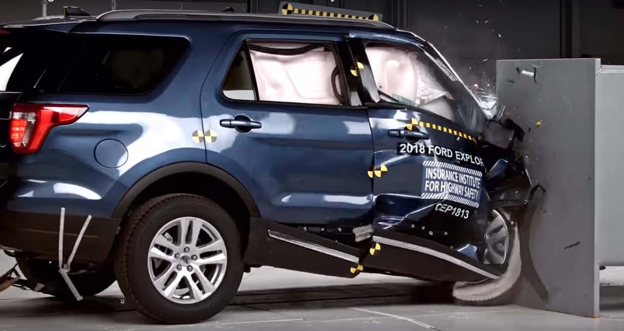 Ford Explorer, Jeep Grand Cherokee flunk IIHS passenger-side crash test ...