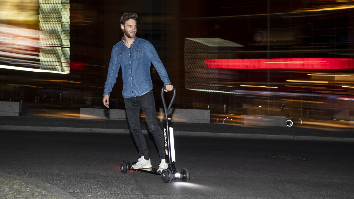 Audi e tron scooter buy store