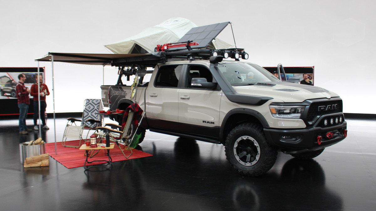 Ram 1500 diesel overlander, off-road Jeep Wrangler show present and ...