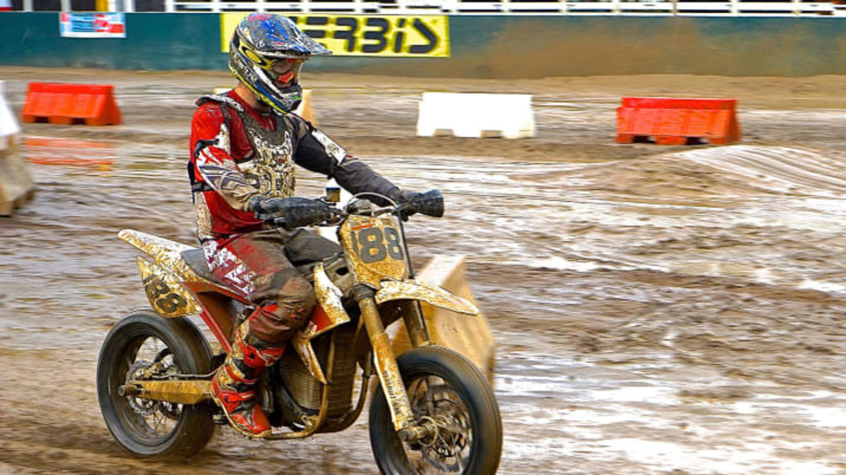 Alta Redshift goes supermoto racing, gets checkers, respect [w/video ...