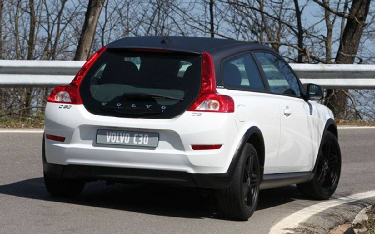 Volvo rolls out exclusive C30 Black Design for Italy... does it look ...