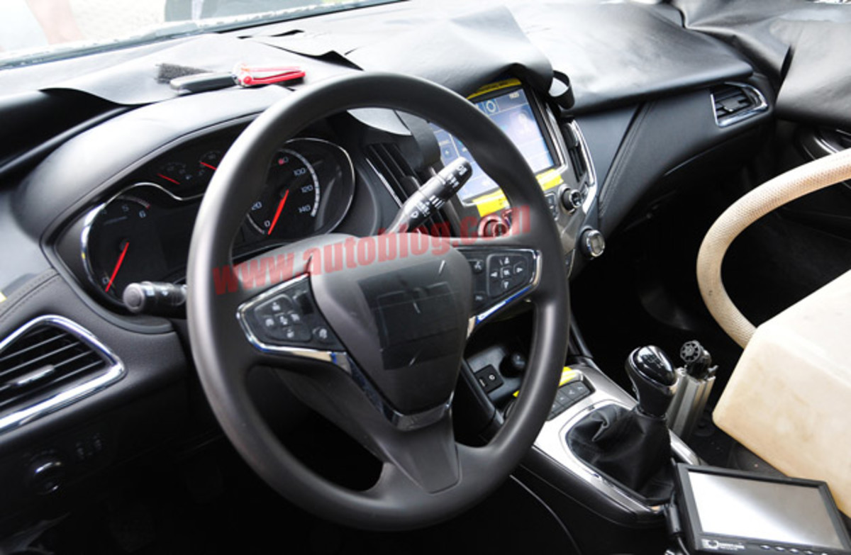 2015 Chevy Cruze interior spotted in the wild - Autoblog