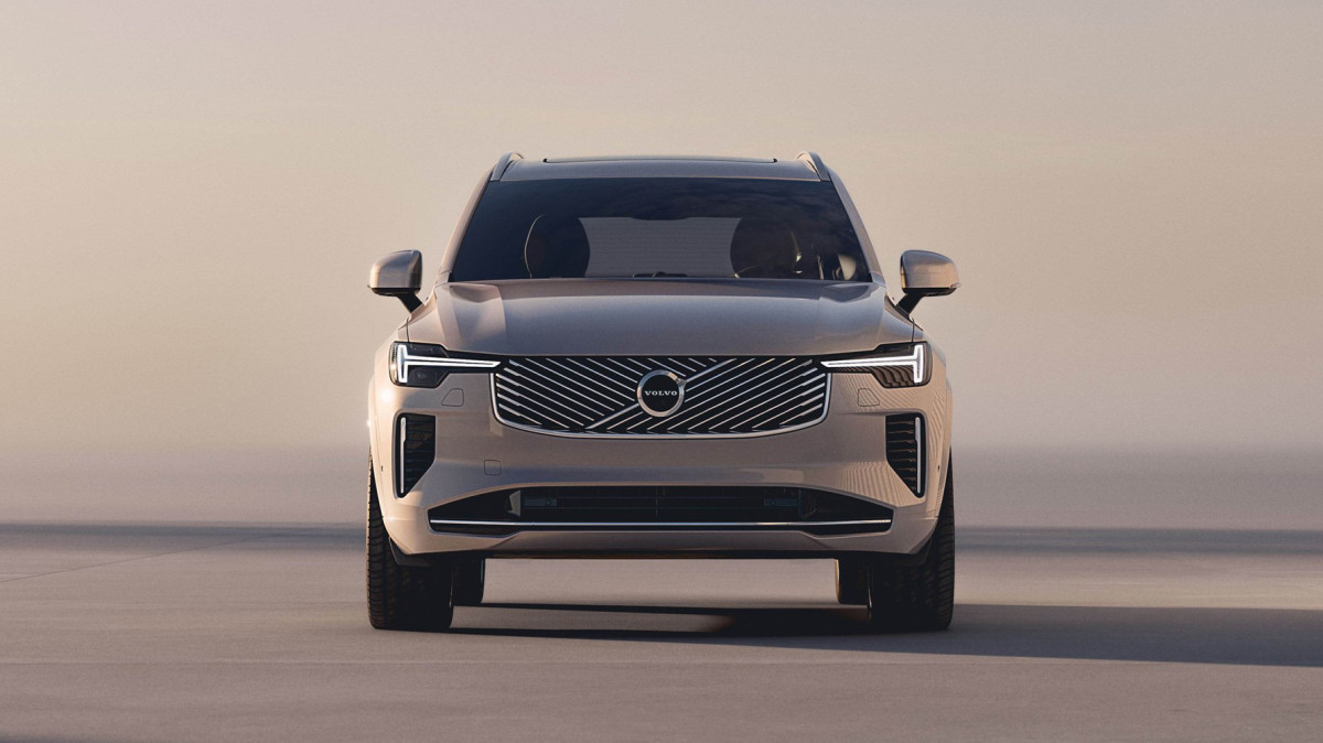 2025 Volvo XC90: The classic Volvo SUV gets a plugged-in update with a new look and tech - Autoblog