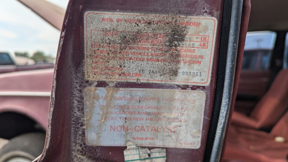 Junkyard Gem: 1976 Volvo 244 DL - Autoblog: Car News, Reviews and ...