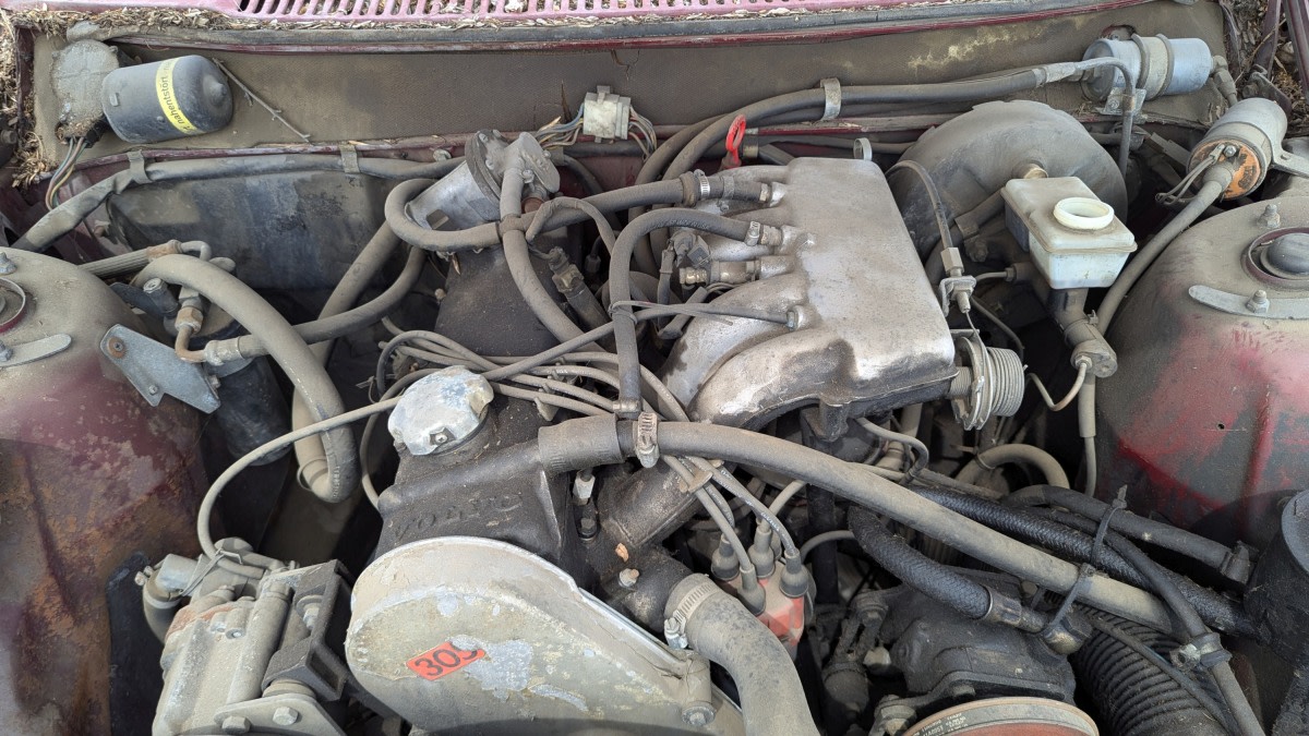 Junkyard Gem: 1976 Volvo 244 DL - Autoblog: Car News, Reviews and ...