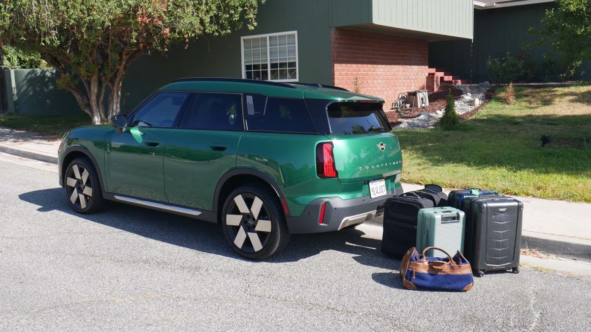 Mini Countryman Luggage Test: How much fits in the trunk? - Autoblog