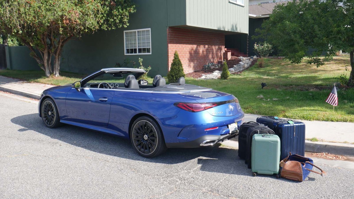 Mercedes-Benz CLE Cabriolet Luggage Test: How much fits in the trunk ...