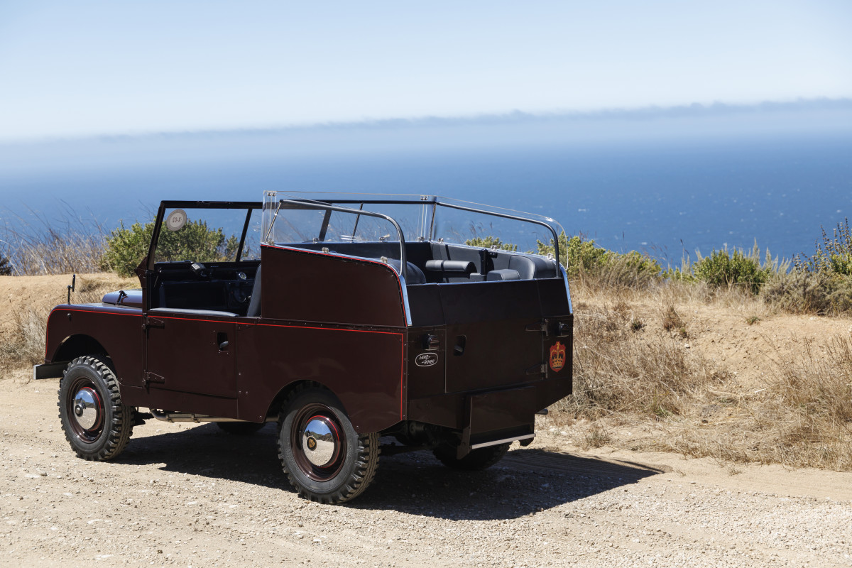 Queen Elizabeth II’s favorite car had a quirky feature for her corgis ...