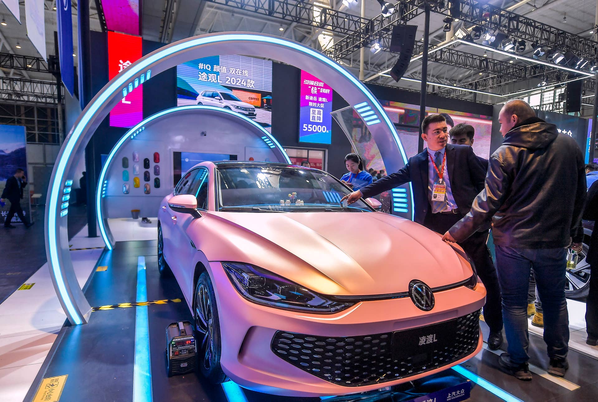 Volkswagen’s China crisis: Can the German giant survive the EV price ...