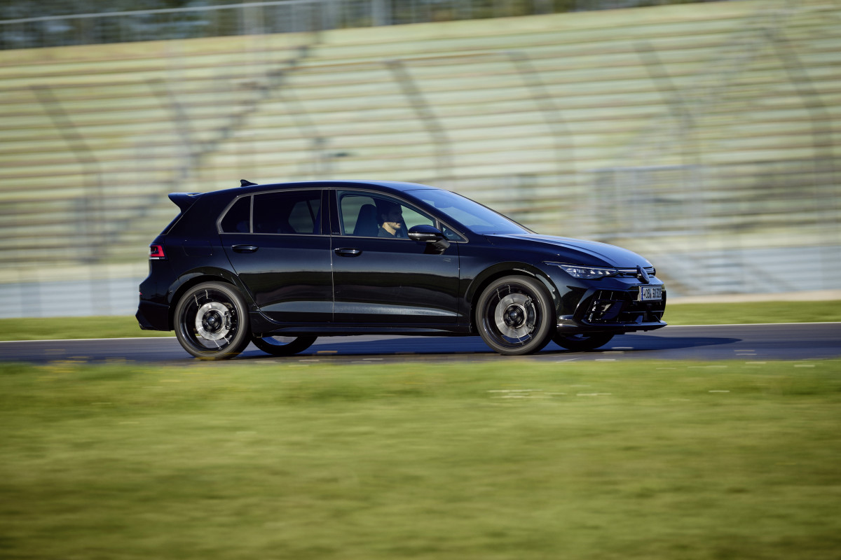 2025 Volkswagen Golf R: 4 reasons to love it, 2 reasons to shy away ...