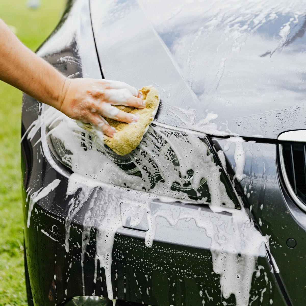 The best way to clean up foggy headlights - Autoblog