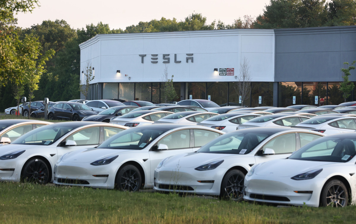 Study confirms Tesla drivers really are the absolute worst - Autoblog