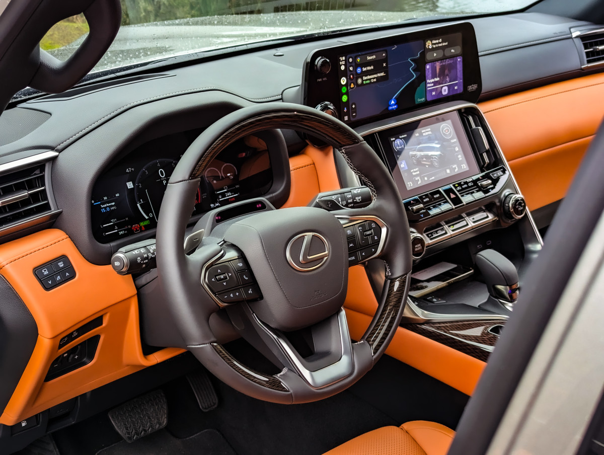 2025 Lexus LX 700h: 4 reasons to love it, 2 reasons to think twice - Autoblog