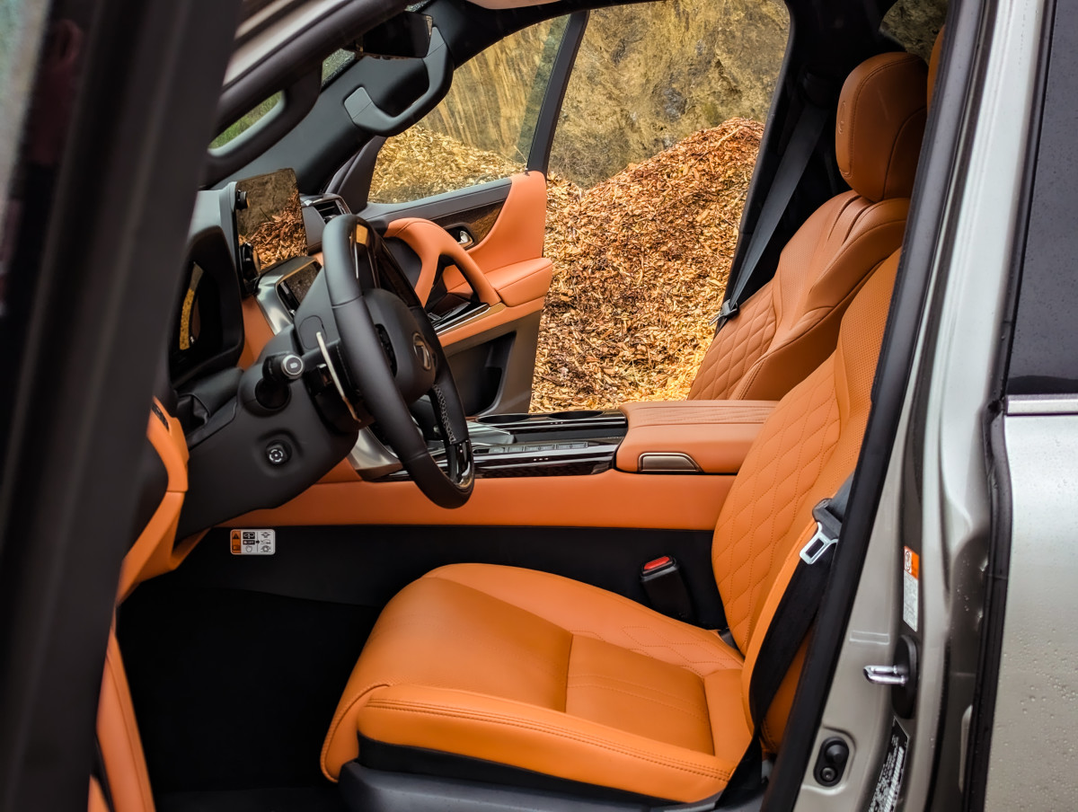 2025 Lexus LX 700h: 4 reasons to love it, 2 reasons to think twice ...