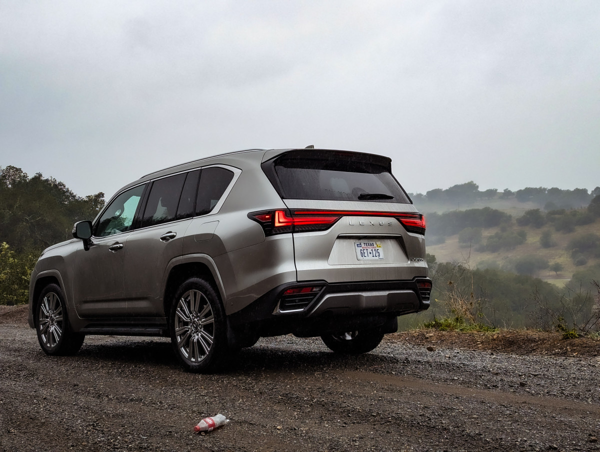 2025 Lexus LX 700h review: A hybrid SUV that defies expectations - Autoblog