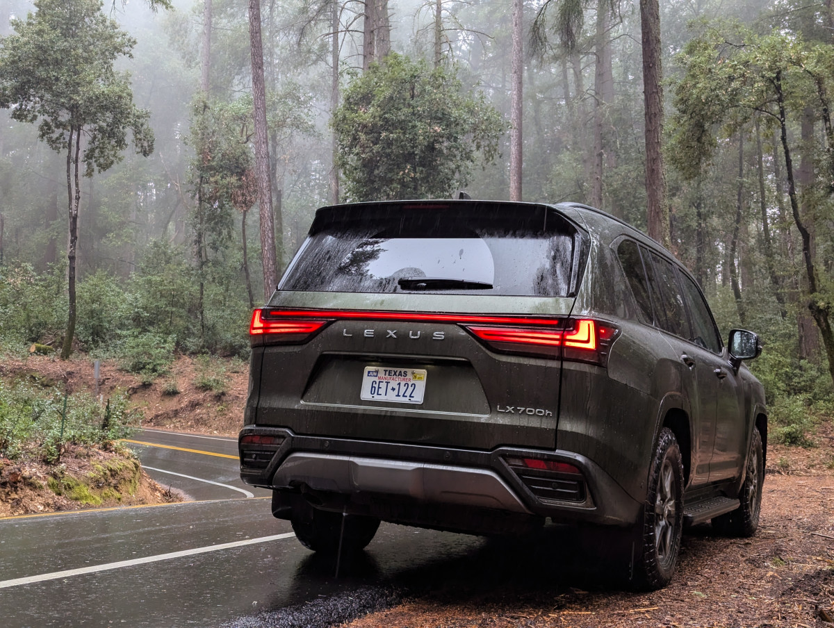 2025 Lexus LX 700h review: A hybrid SUV that defies expectations - Autoblog