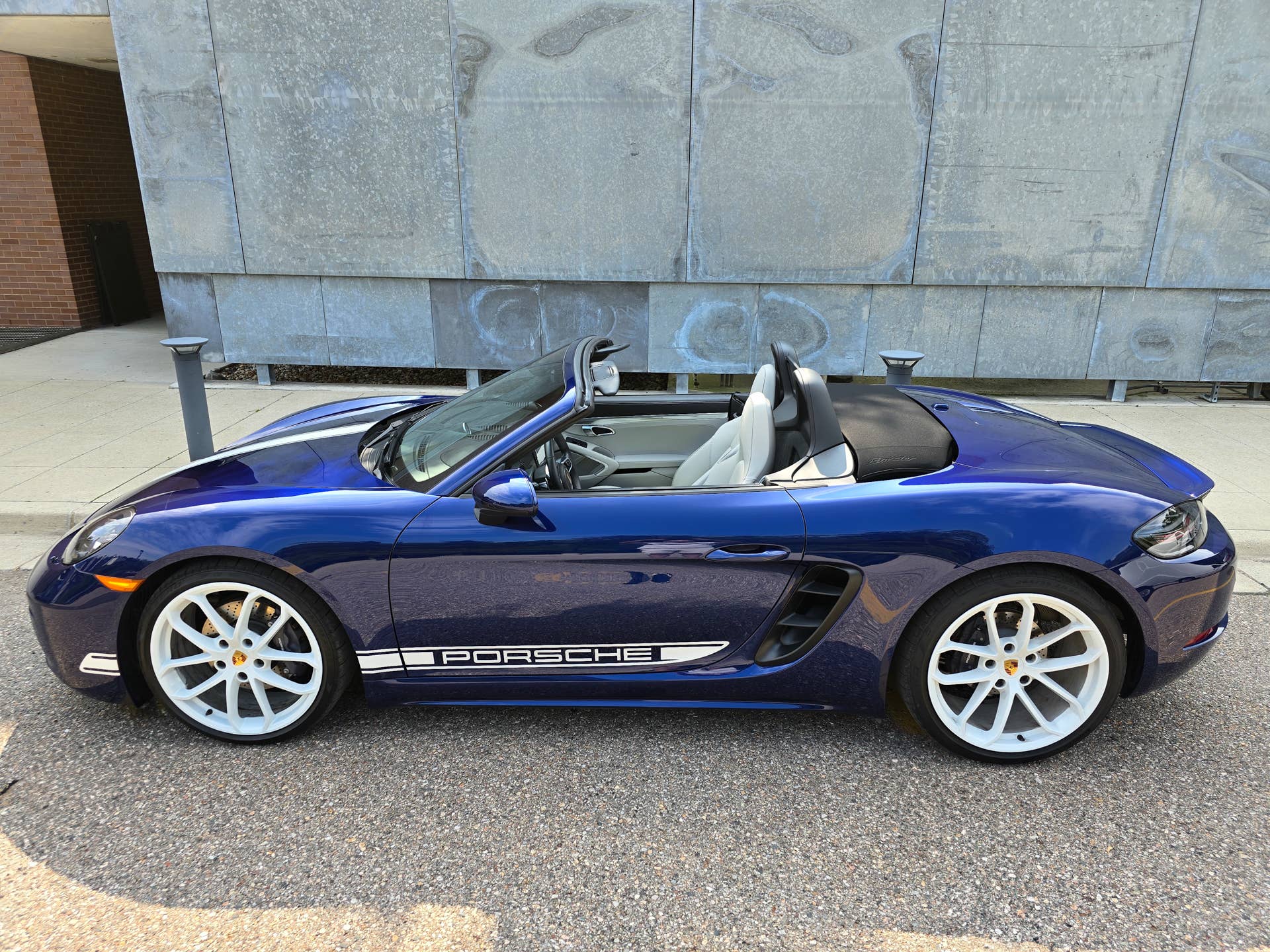 2024 Porsche 718 Boxster review: Celebrating the analog roadster while ...